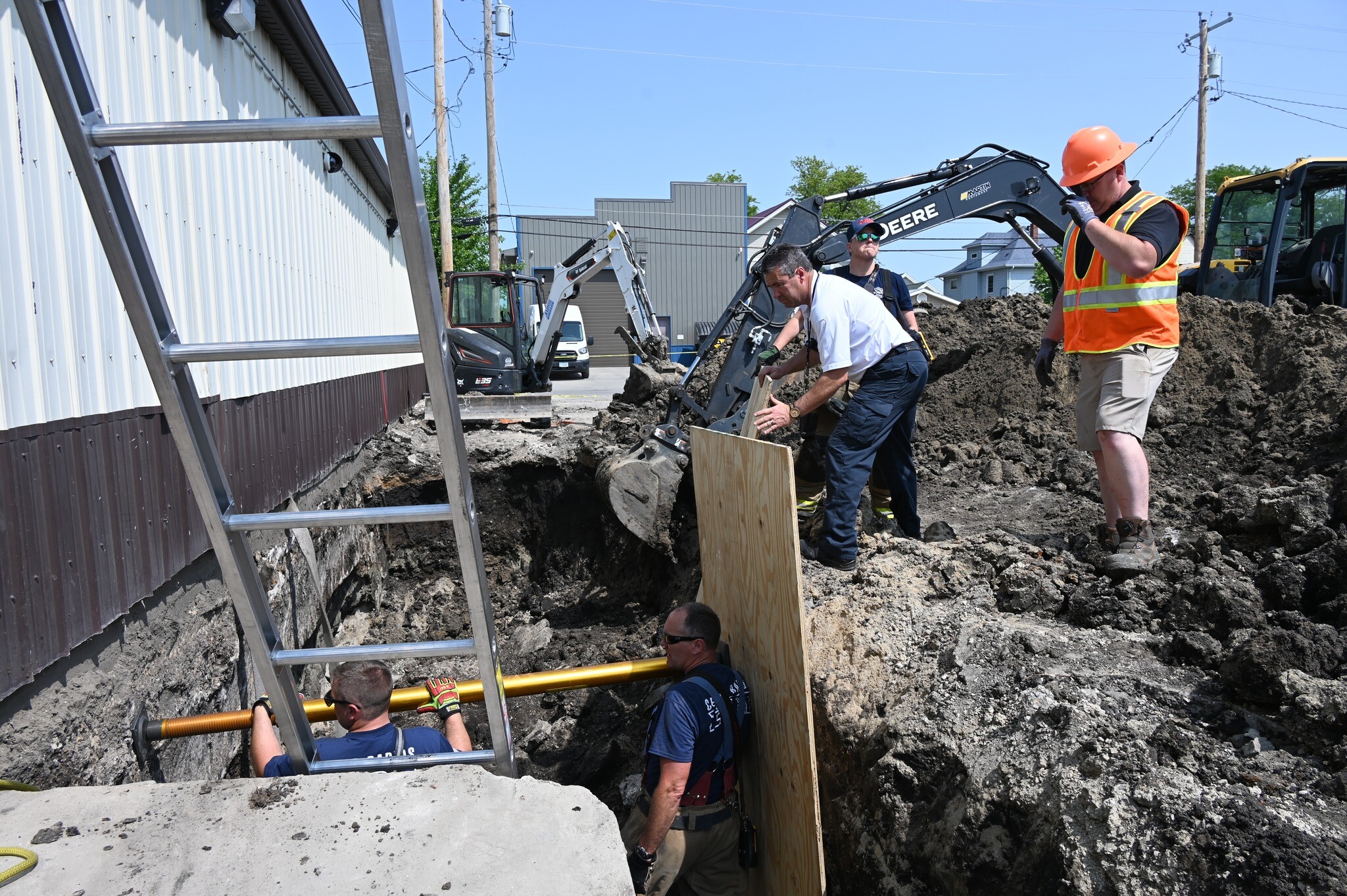 Trench Safety: Cedar Rapids Trench Rescue – Iron Lot
